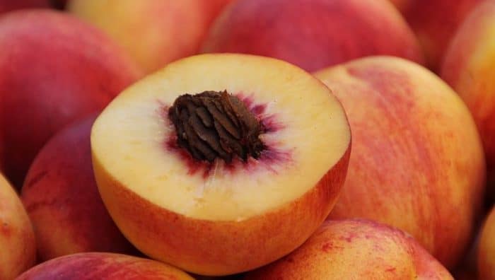 Peach fruit क्या है? पढ़िए इसके फायदे और नुकसान